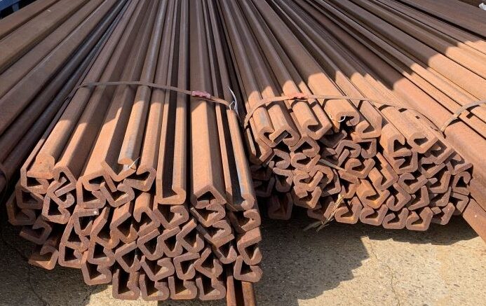 Eckprofile / Schlossprofile / Spezialprofile - Hoesch Spundwand