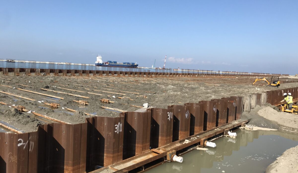 Combi Wall Systems | Hoesch Spundwand