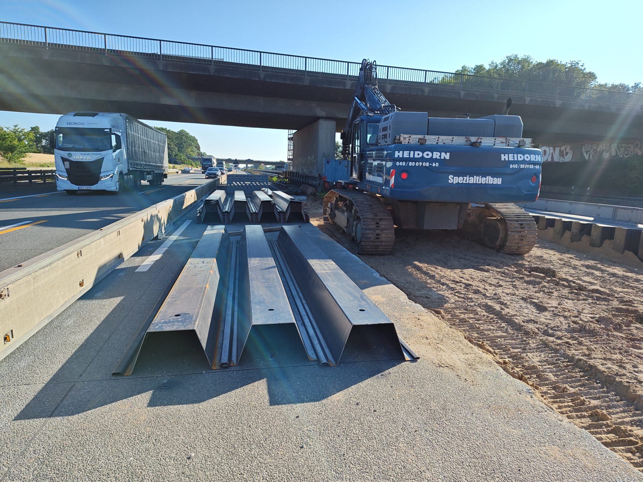 Hoesch supplies cold-rolled sheet piling for a major construction ...